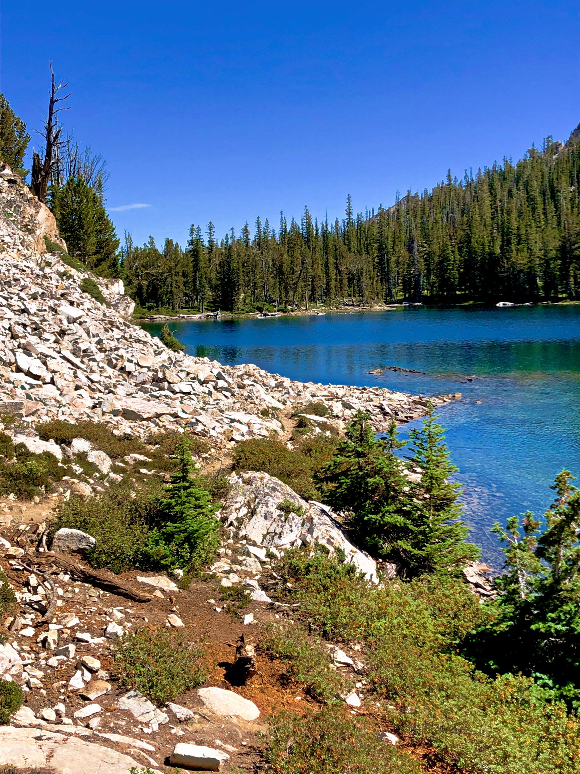 Hiking to Beautiful Alice Lake - Grey Otter OUTventures®
