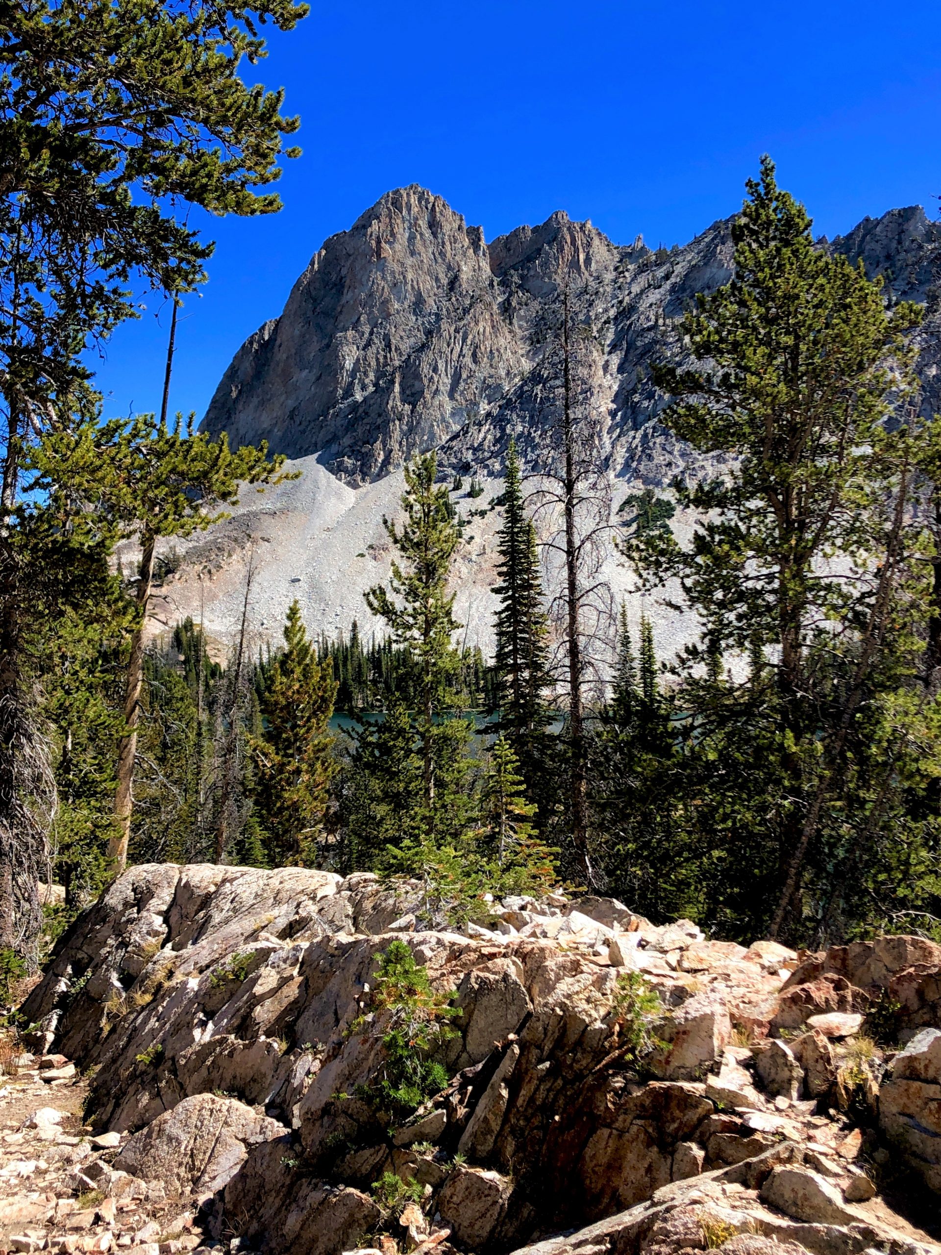 Hiking to Beautiful Alice Lake - Grey Otter OUTventures®